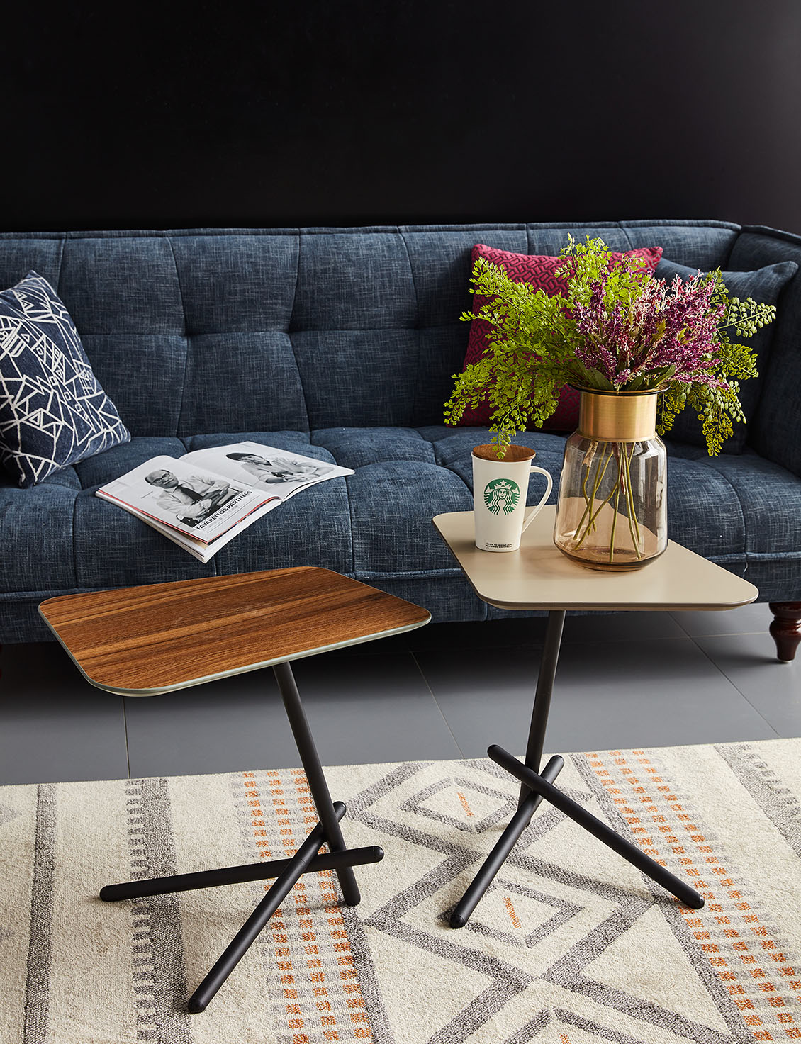 Corner table CBL-J302 – OnCarnival